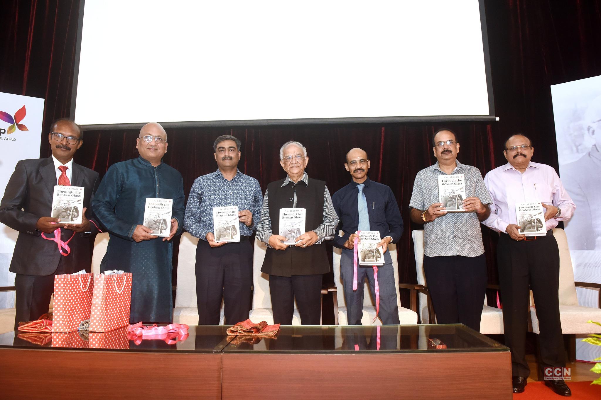 TN Seshan, Former CEC of India Autobiography Official Release ...