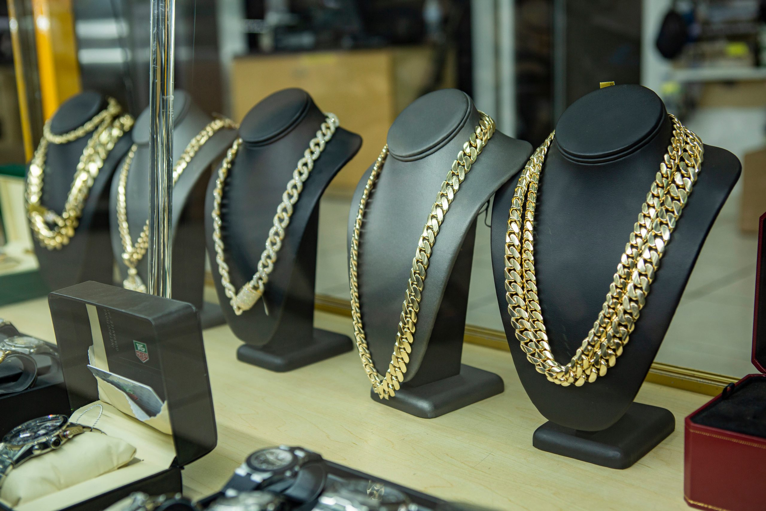 Discover the Ultimate Gold Buying Experience at Jewel House in ...