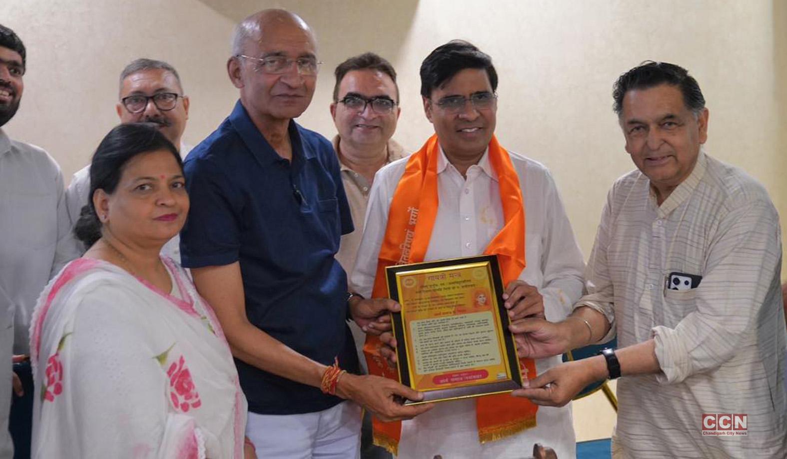 Punjabi's should be careful, AAP & Congress are two sides of same coin ...